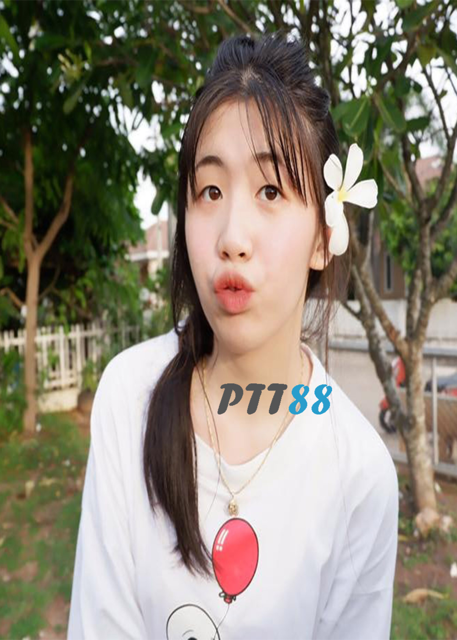 คลิปหลุดนักเรียนคอลเสียวกับแฟนทางบ้านนมใหญ่เกินวัยบีบนมโชว์หน้ากล้องให้